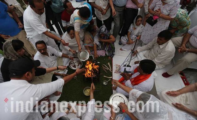 20 years of Uphaar tragedy: Relatives of victims offer prayers near ...