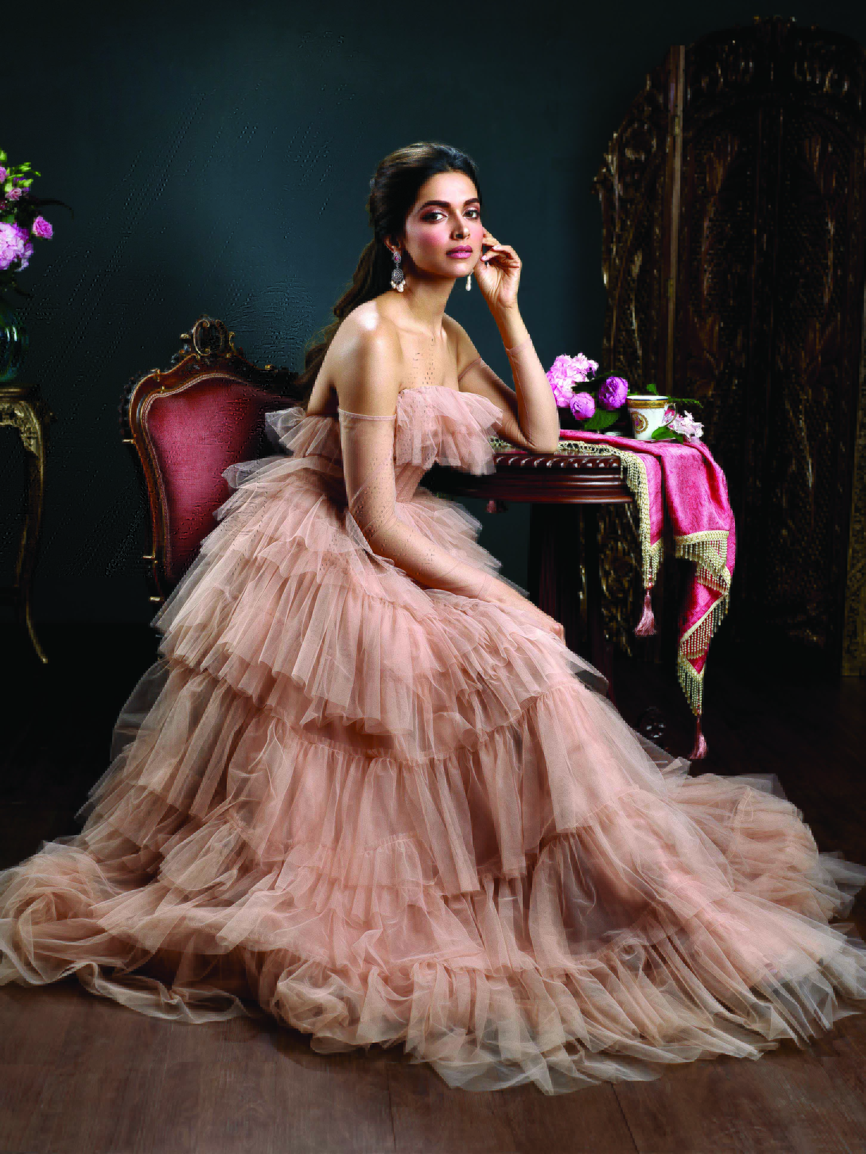 Before Padmavati, Deepika Padukone turns royal and rules like a queen ...