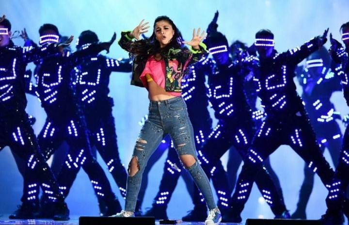 IIFA 2017 performance: Alia Bhatt mesmerises audiences by singing and ...