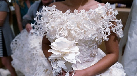 These stunning ‘TOILET PAPER’ wedding dresses might just leave you ...