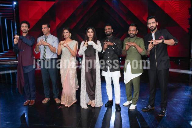 Akshay Kumar, Bhoomi Pednekar promote Toilet: Ek Prem Katha on Dance ...