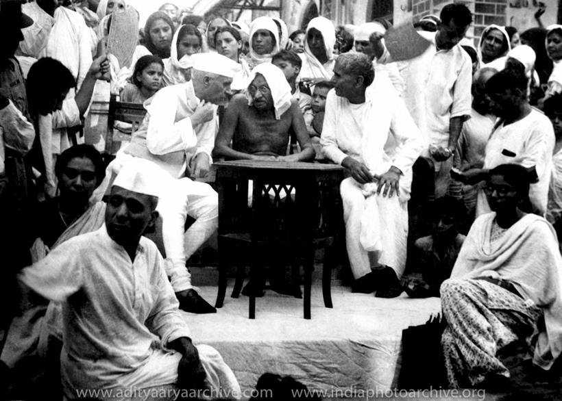 Rare photos of Jawaharlal Nehru from the archives of photojournalist ...
