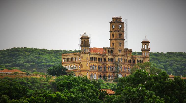 The Palatial Wonderland: On the bend of the Machhu river in Wankaner ...