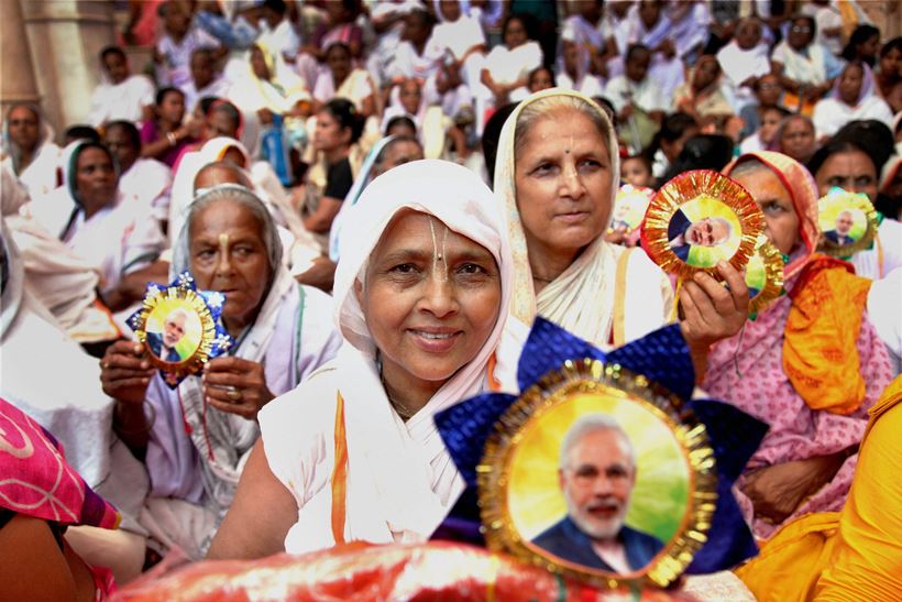 Raksha Bandhan 2017: People across India are gearing up for Rakhi ...
