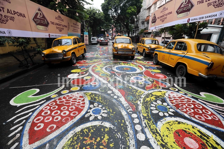 Durga Puja 2017: Kolkata streets decorated with the longest alpana ...