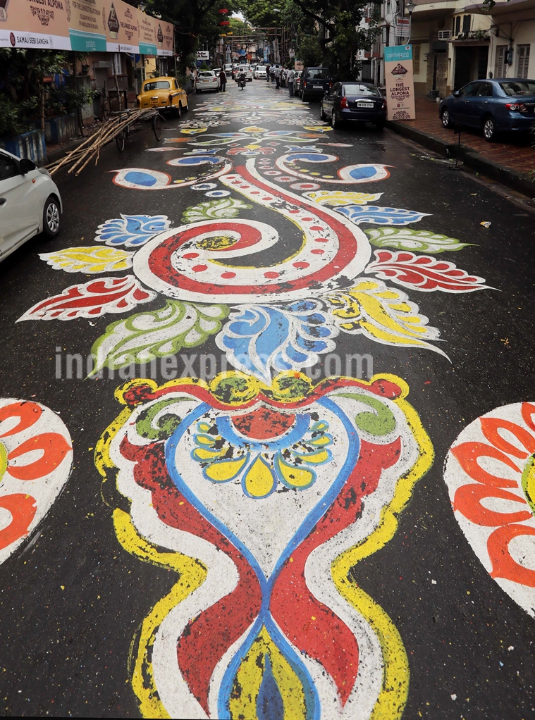 Durga Puja 2017: Kolkata streets decorated with the longest alpana ...