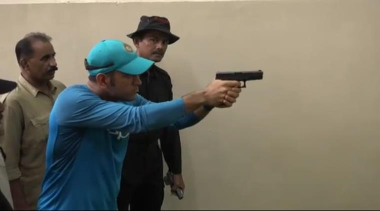 MS Dhoni practices shooting at Kolkata Police Training School, watch ...