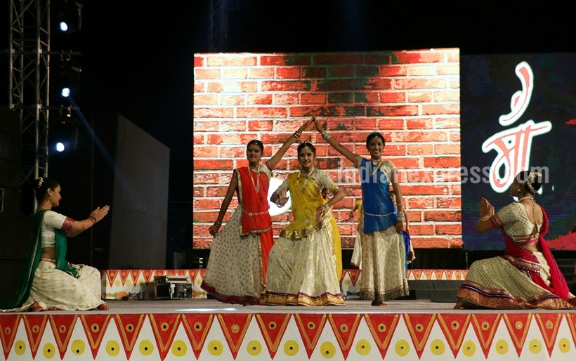 Navratri 2017: Puja, music, dance and food, how India is celebrating ...