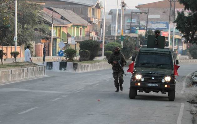 Fidayeen attack BSF camp near Srinagar Airport early this morning ...