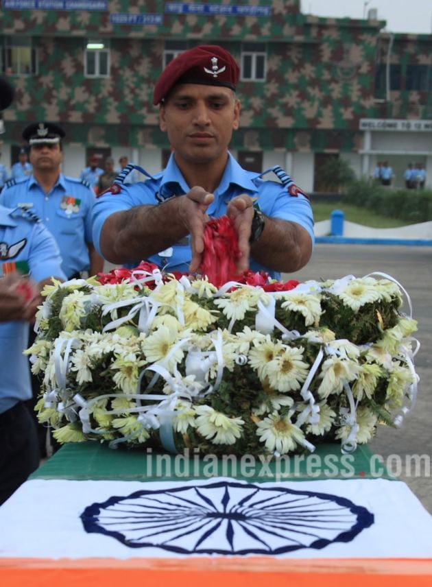 IAF officers pay homage to martyred Garud commandos in Chandigarh ...