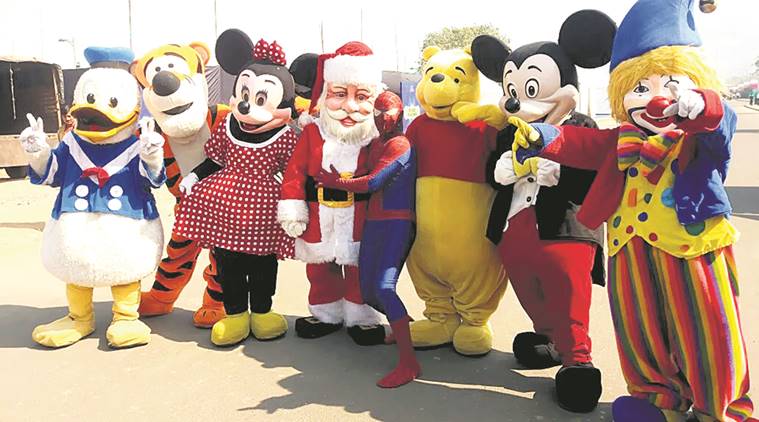 Spiderman, Mickey Mouse, Minions: A 21-year-old lives life mascot-size ...