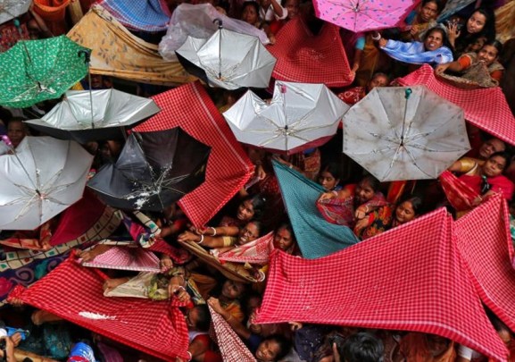 It happens only in India: Steal a glance at the WEIRDEST customs across ...