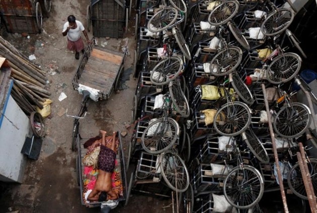 It happens only in India: Steal a glance at the WEIRDEST customs across ...