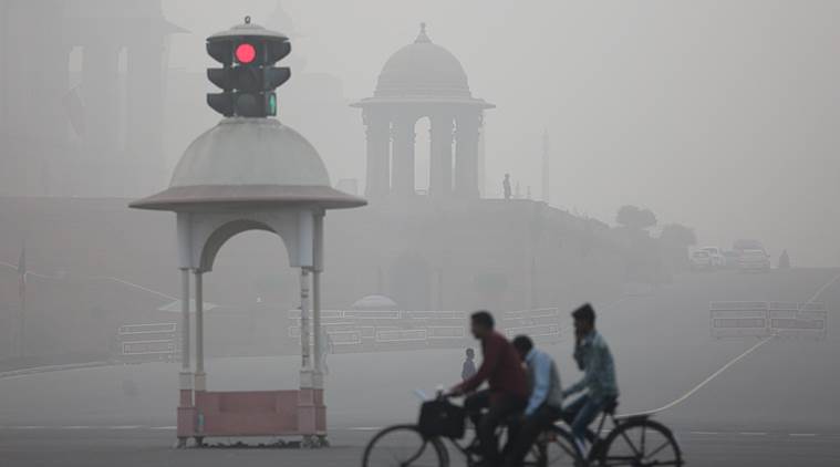 Smog rises to emergency levels: How the haze can harm Delhi | Explained ...