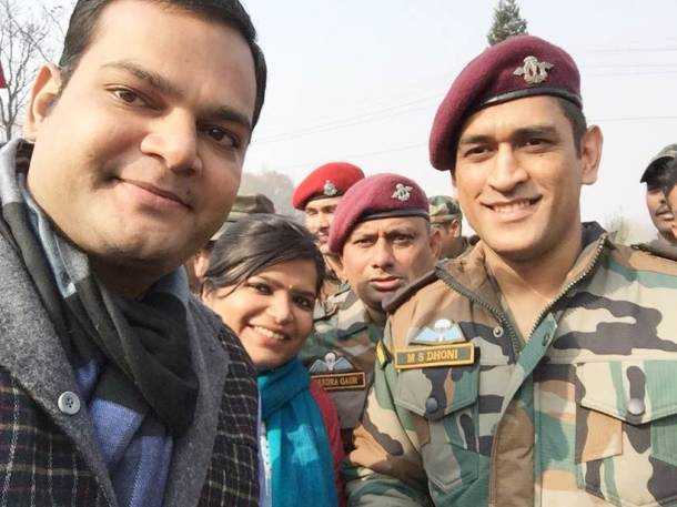 MS Dhoni in Kashmir as Army officer, surprises Army Public School ...
