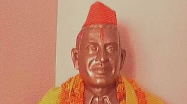 Nathuram Godse bust at Hindu Mahasabha’s Gwalior office removed | India ...