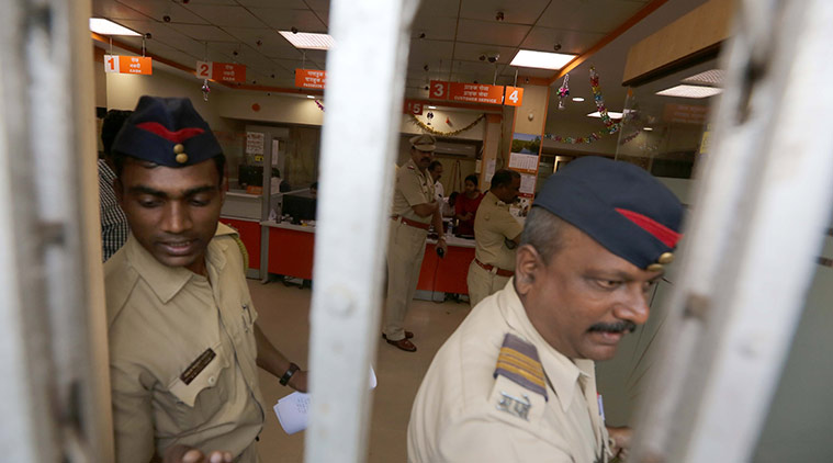 Navi Mumbai bank robbery: Burglars dig 25 feet tunnel to rob bank ...