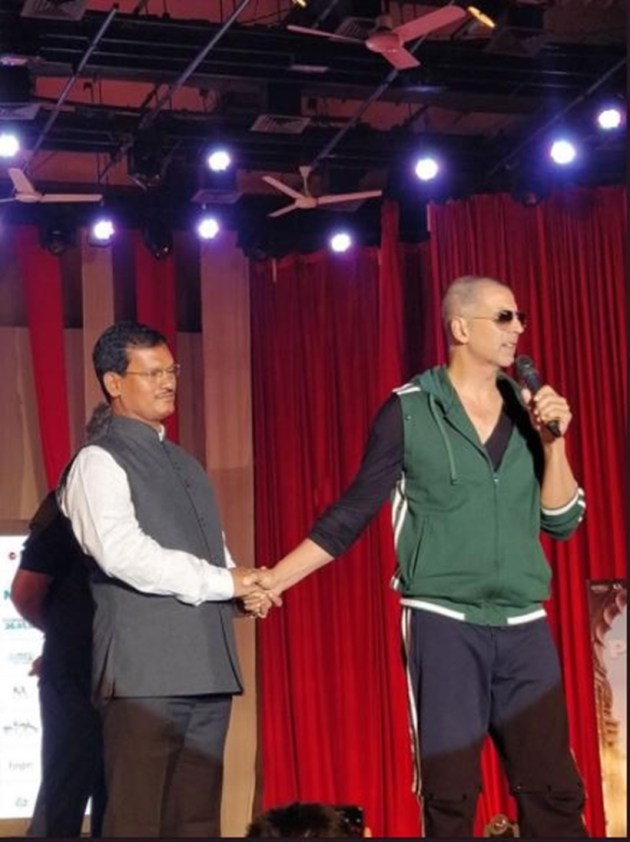 Celeb spotting: When Akshay Kumar met the real-life PadMan ...