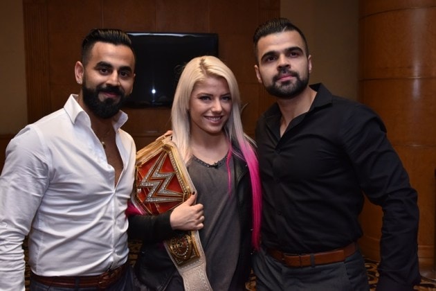 Jinder Mahal tries custom robe, Sasha Banks goes shopping, Alexa Bliss ...