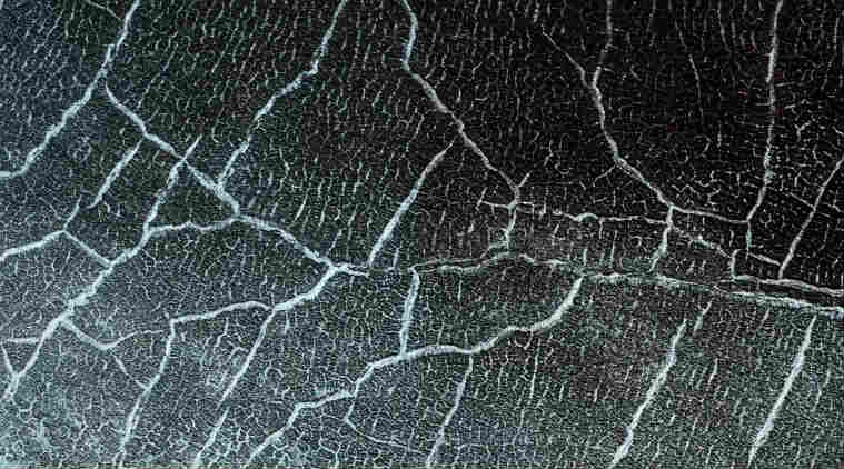 Steep slopes on Mars reveal structure of buried ice: NASA | Technology ...