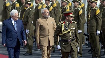 PM Modi meets President Abbas on historic visit to Palestine: See pics ...
