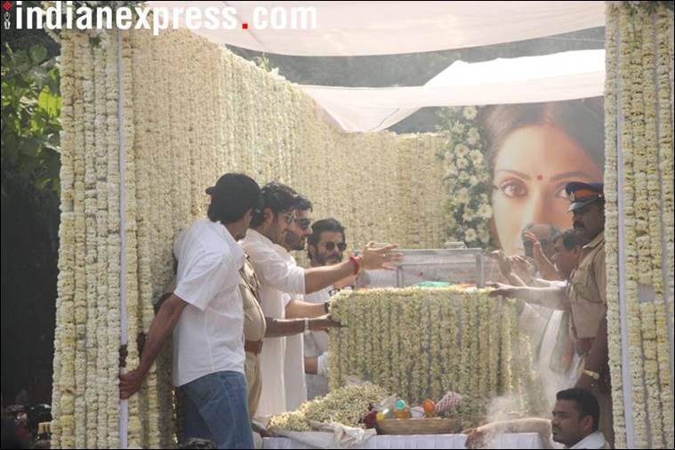 Sridevi cremated with state honours, fans from across the country mourn ...