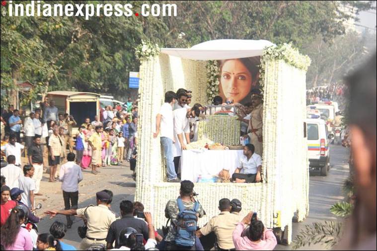Sridevi cremated with state honours, fans from across the country mourn ...