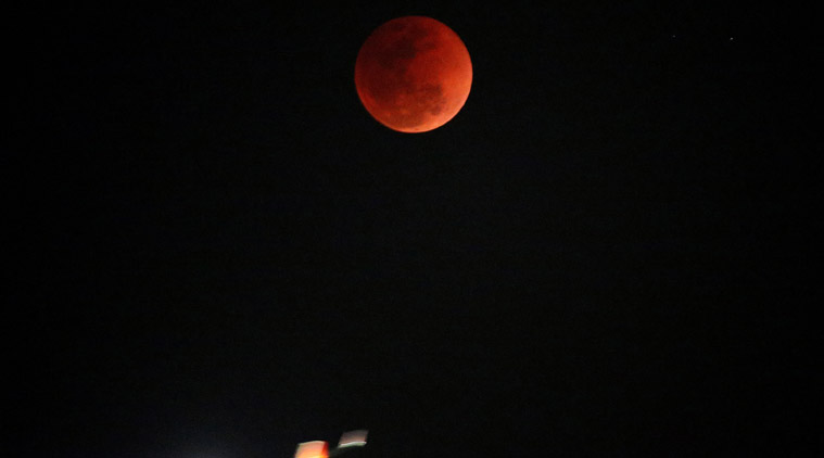 Total Lunar Eclipse 2018: Super blue blood moon awes and wows across ...