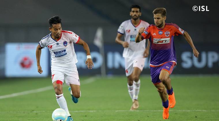 ISL 2017/18: FC Pune, Delhi Dynamos split points | Football News - The ...