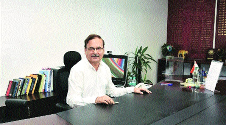 DK Jain takes charge as Maharashtra chief secretary | Mumbai News - The ...
