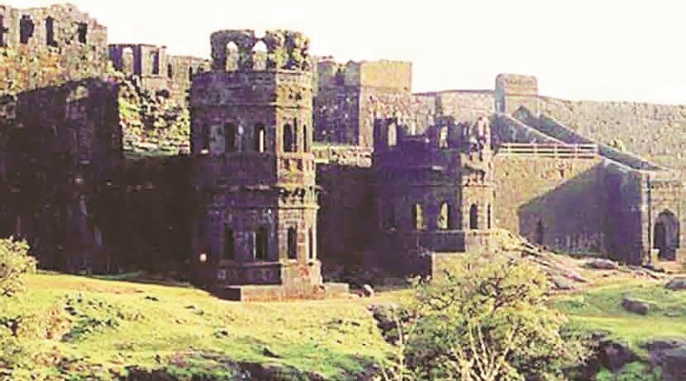 On top of a mountain, buried under years of history, secrets of Raigad ...