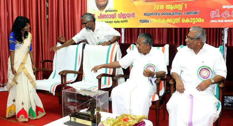 Hanan Hamid walks on the ramp at Kerala Khadi show, meets CM Pinarayi ...