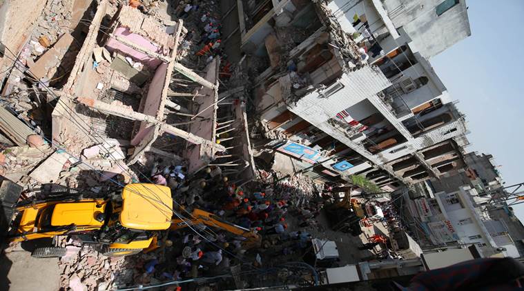 Delhi building collapse: Rescue op challenge — Get help from locals ...