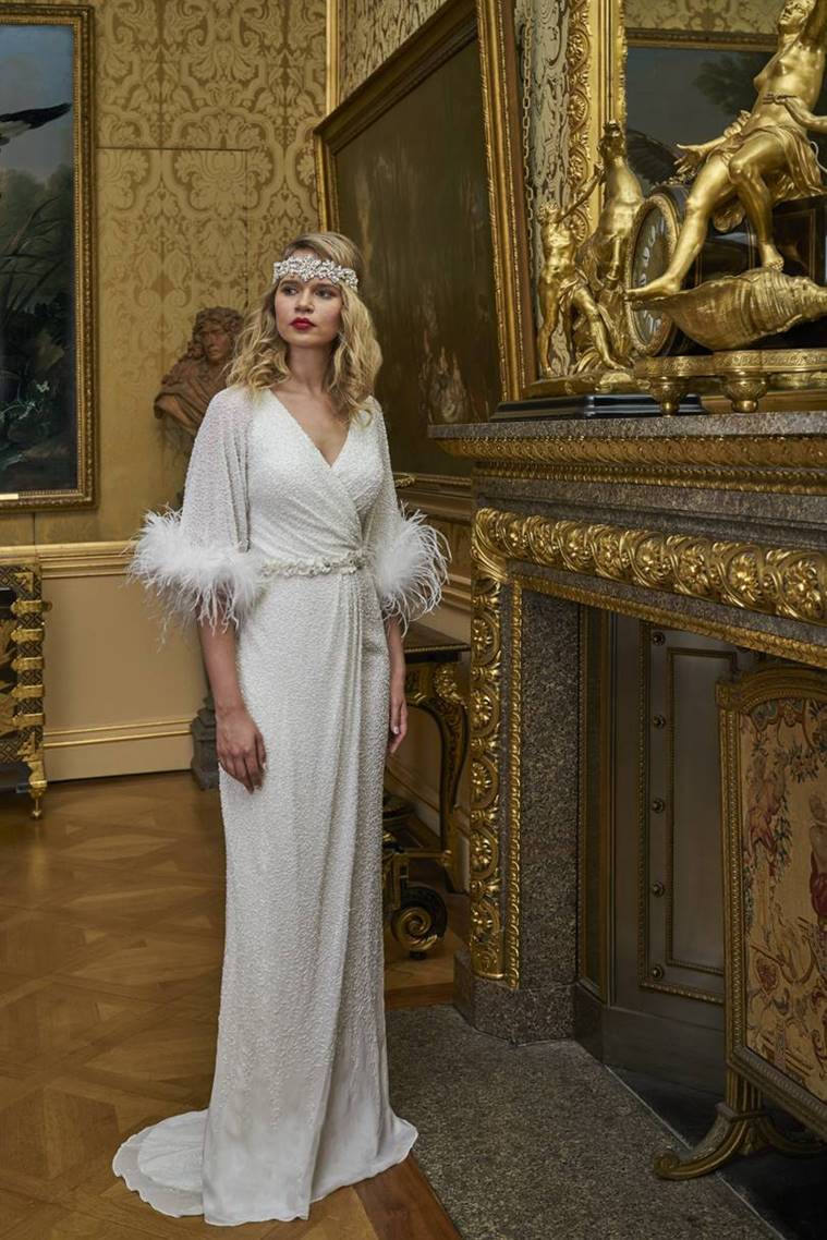 Bid goodbye to heavy, traditional bridal wears with these modern ...