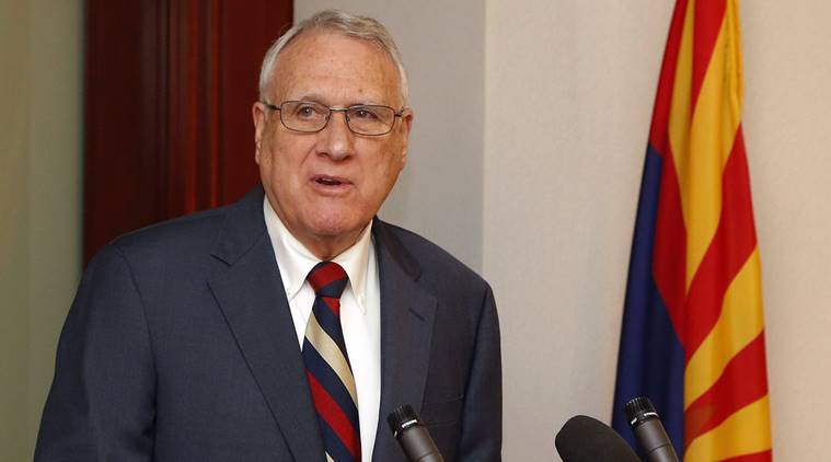 Former Republican US Senator Jon Kyl to replace McCain; wins bipartisan ...