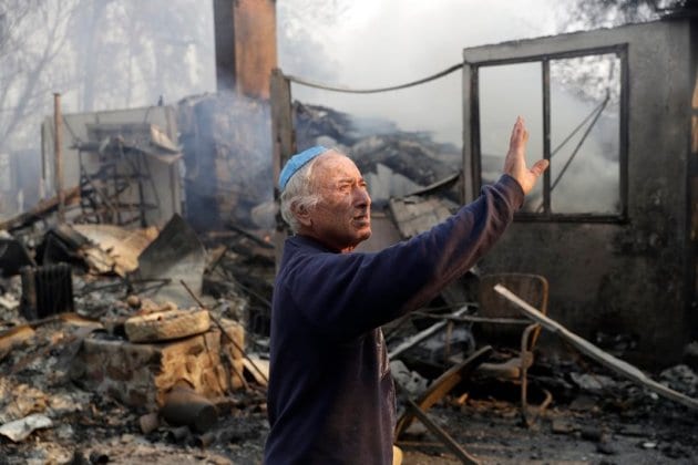 Wildfire Ravages California Town Thousands Forced To Evacuate World