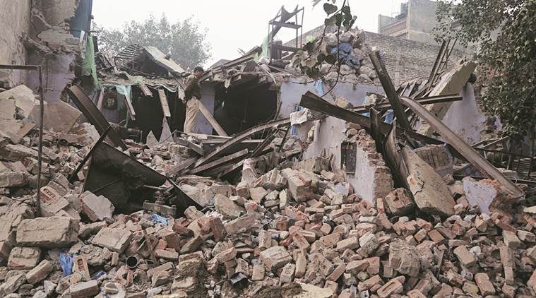 Delhi building collapse: Untrained, ill-equipped, the first responders ...