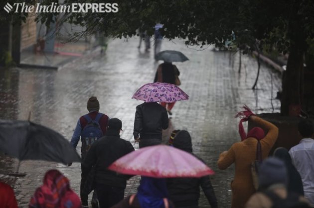 Heavy rain, thunderstorm lash Delhi-NCR; several trains delayed | India ... Heavy rain, thunderstorm lash Delhi-NCR; several trains delayed | India ...