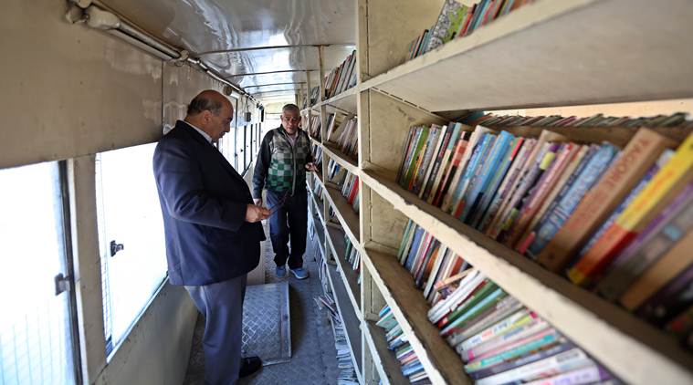 Delhi: Meet the men who bring mobile libraries to your doorstep | Delhi ...