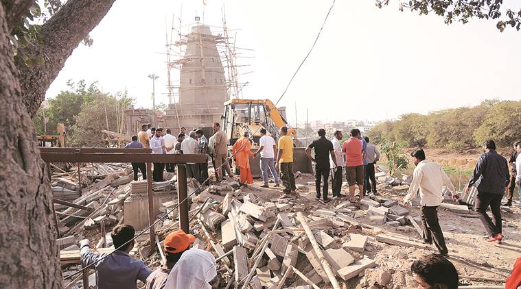 Pimple Gurav: 3 workers killed as stone slab collapses at temple ...