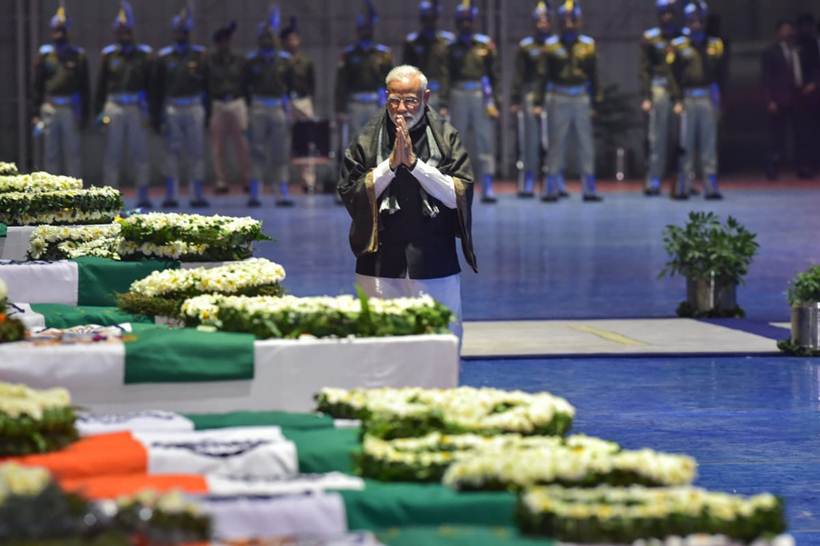 Pulwama attack: PM Modi, Opposition leaders pay homage to 40 CRPF ...