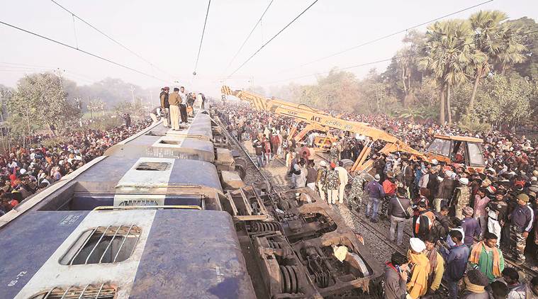 Seemanchal Express accident: Six dead as train derails in Bihar ...
