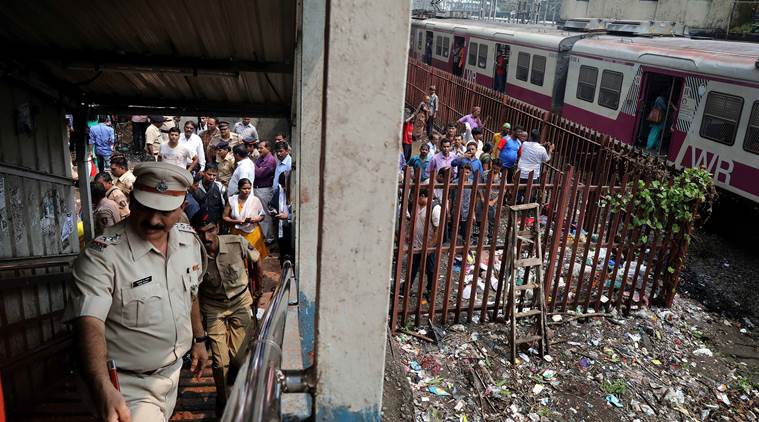 Mumbai CST Foot Over Bridge Collapse Accident, Mumbai Flyover Collapse ...