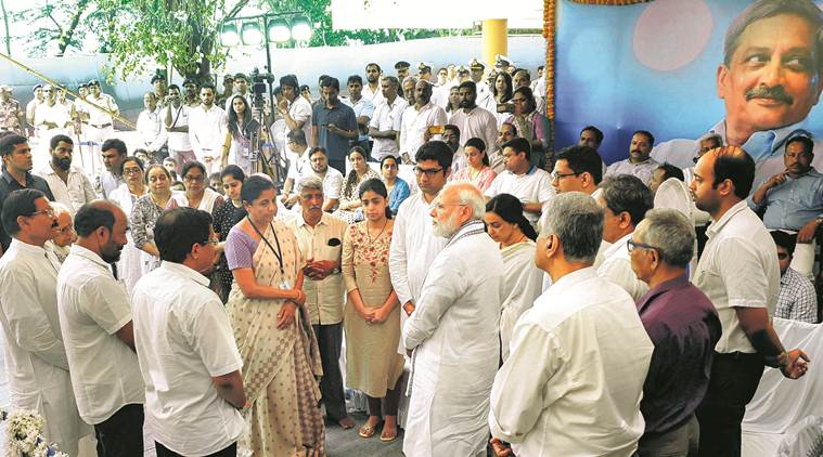 Thousands turn out to bid Manohar Parrikar final farewell | India News ...