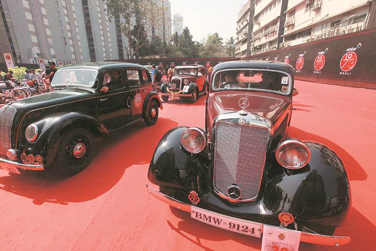 Vintage cars turn shutterbug magnets on Mumbai streets | Mumbai News - The Indian Express