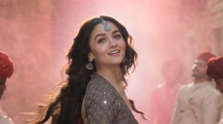 Kalank trailer: Alia Bhatt and Varun Dhawan play star-crossed lovers ...