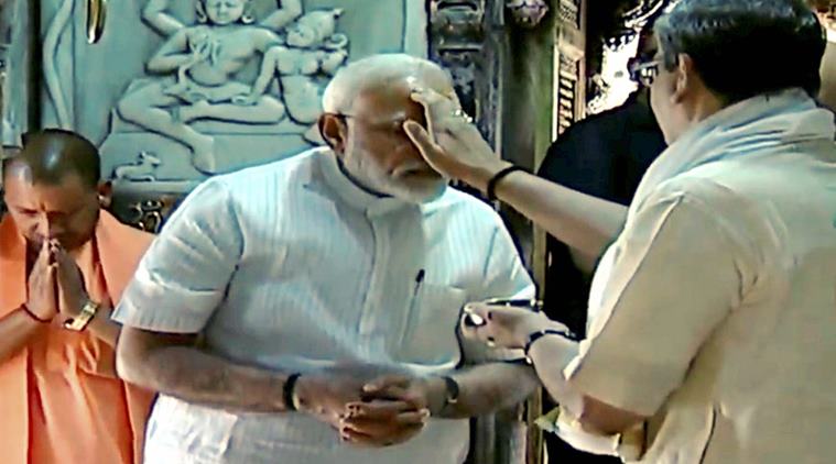 Modi in Varanasi for thanksgiving visit, offers prayers at Kashi ...