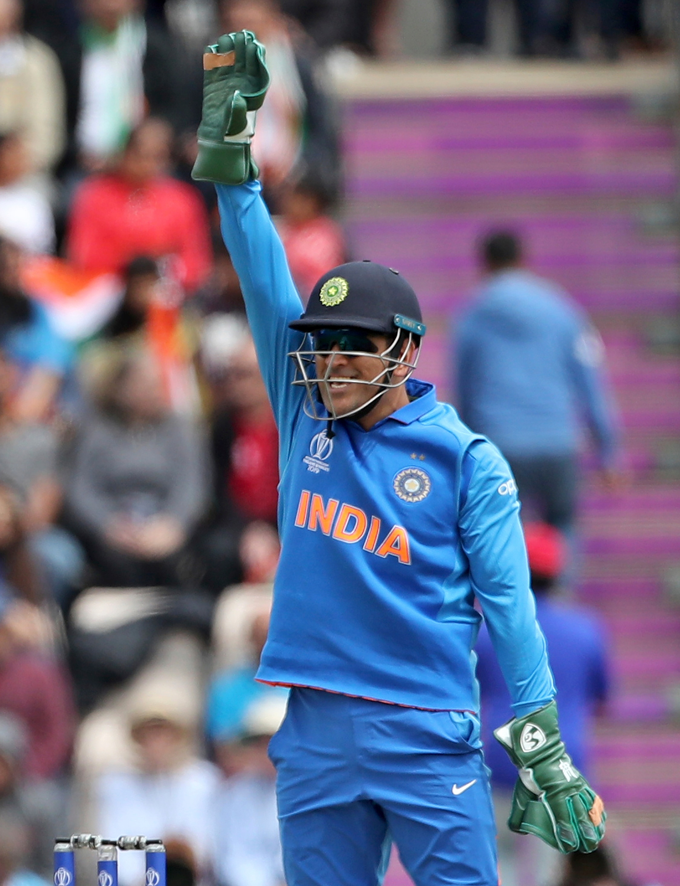 What is MS Dhoni’s army insignia controversy? | Cricket-world-cup News ...