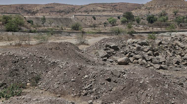 Maharashtra: Zero rabi crop, bone dry wells, serial hunger strikes in ...