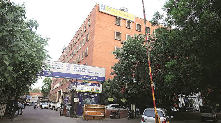 Delhi: Fire at Jeevan Deep building, 100 people evacuated | The Indian ...